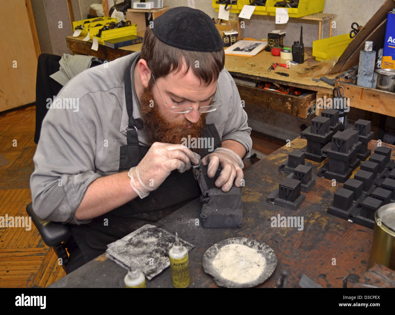 Making phylacteries (teffilin) at Hasofer, a scribe shop, on Kingston ...