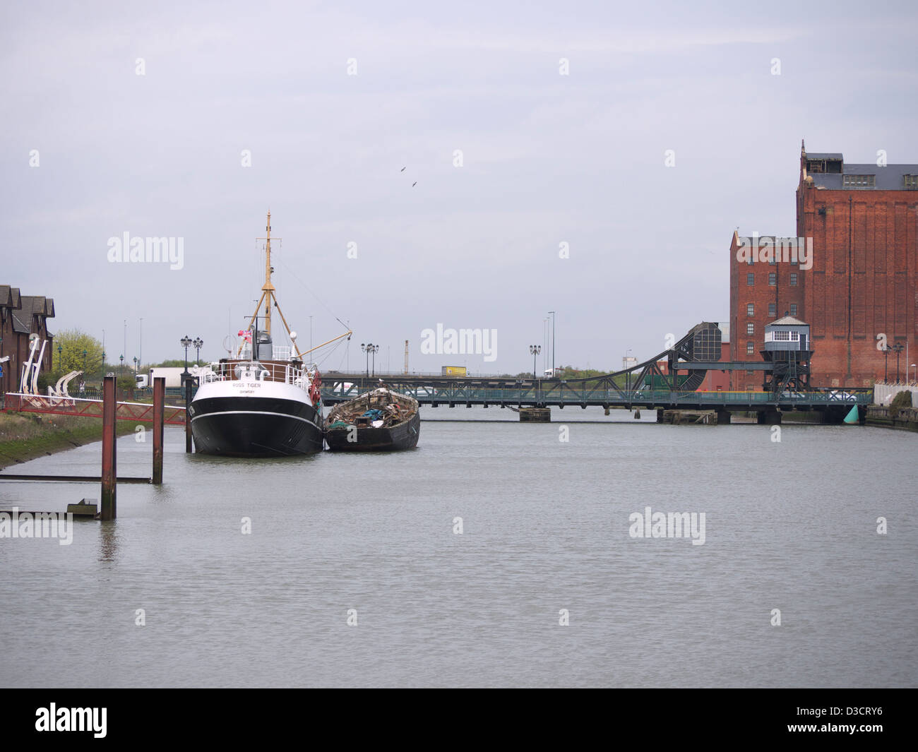 Shipping and warehouses on the river Freshney Grimsby Stock Photo - Alamy