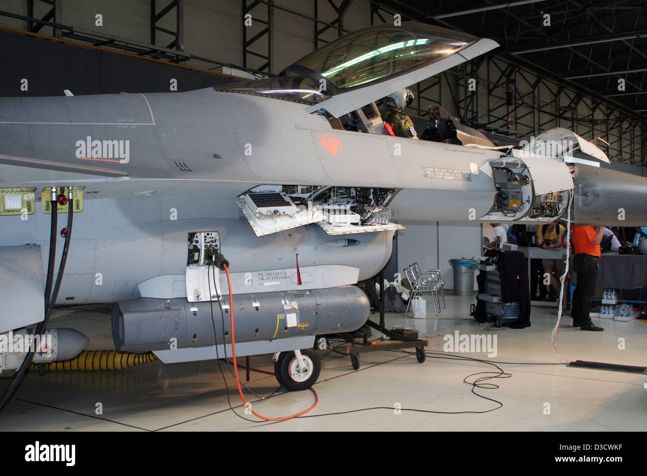 Hangar f hi-res stock photography and images - Alamy