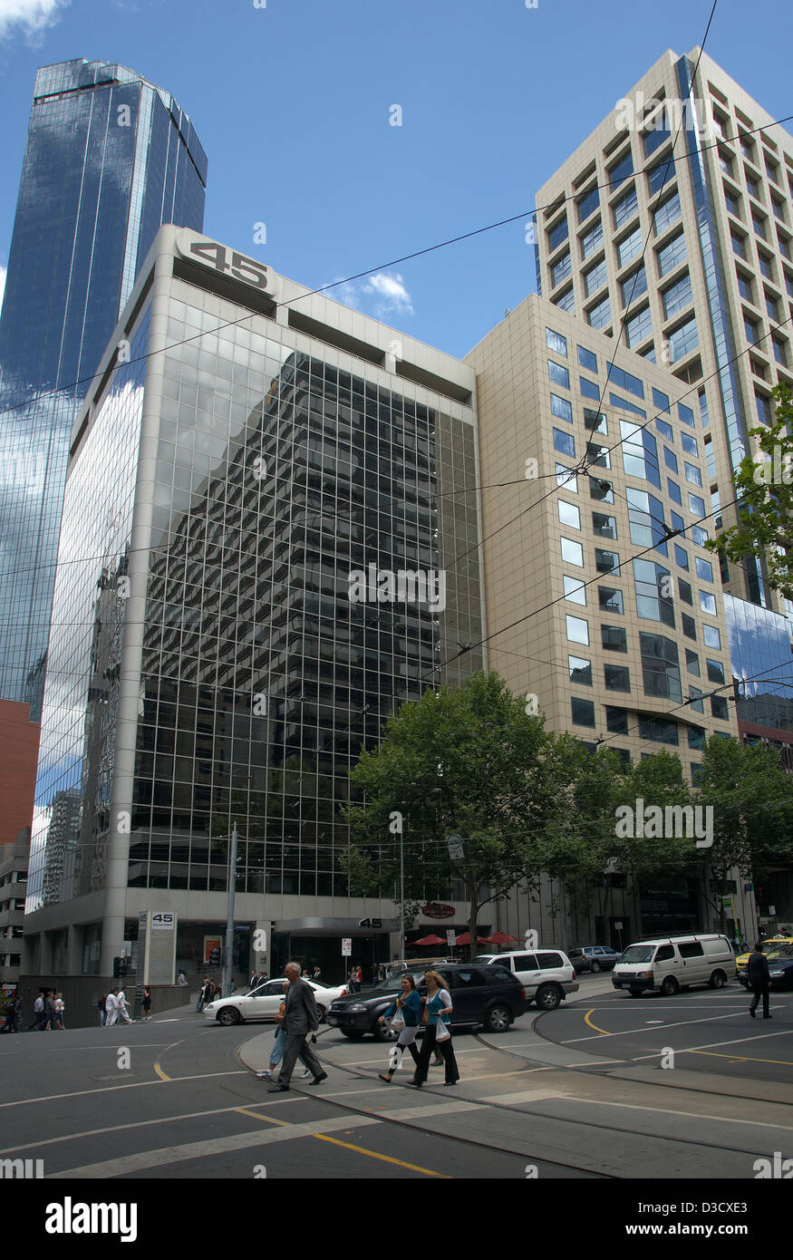 Facades in business district hi-res stock photography and images - Alamy