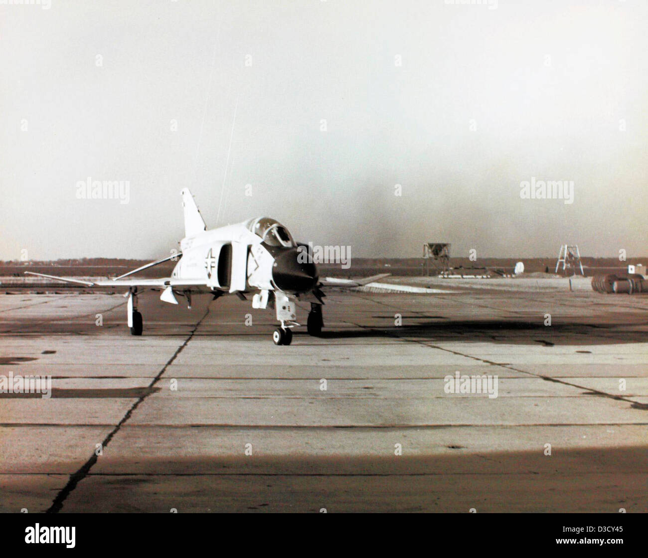 Marine f 4 phantom jet during the vietnam war hi-res stock photography ...