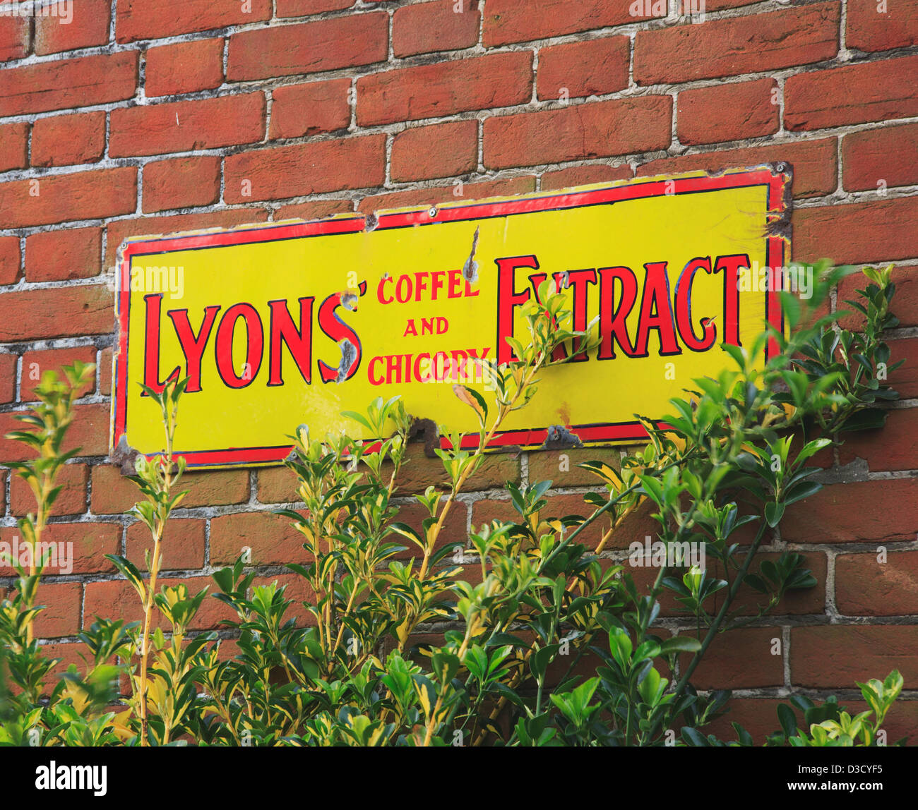 Railway station sign advertising hi-res stock photography and images ...