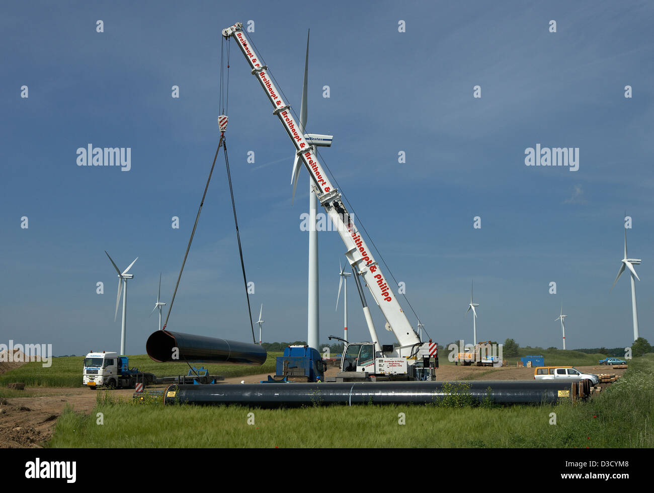 Truck loaded with pipes hi-res stock photography and images - Alamy