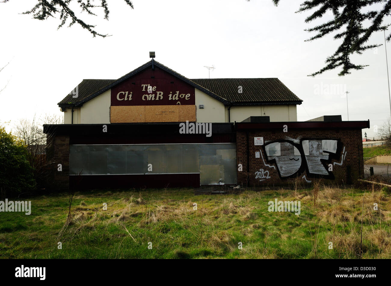 Derelict Public House,The Clifton Bridge ,Nottingham England Stock ...