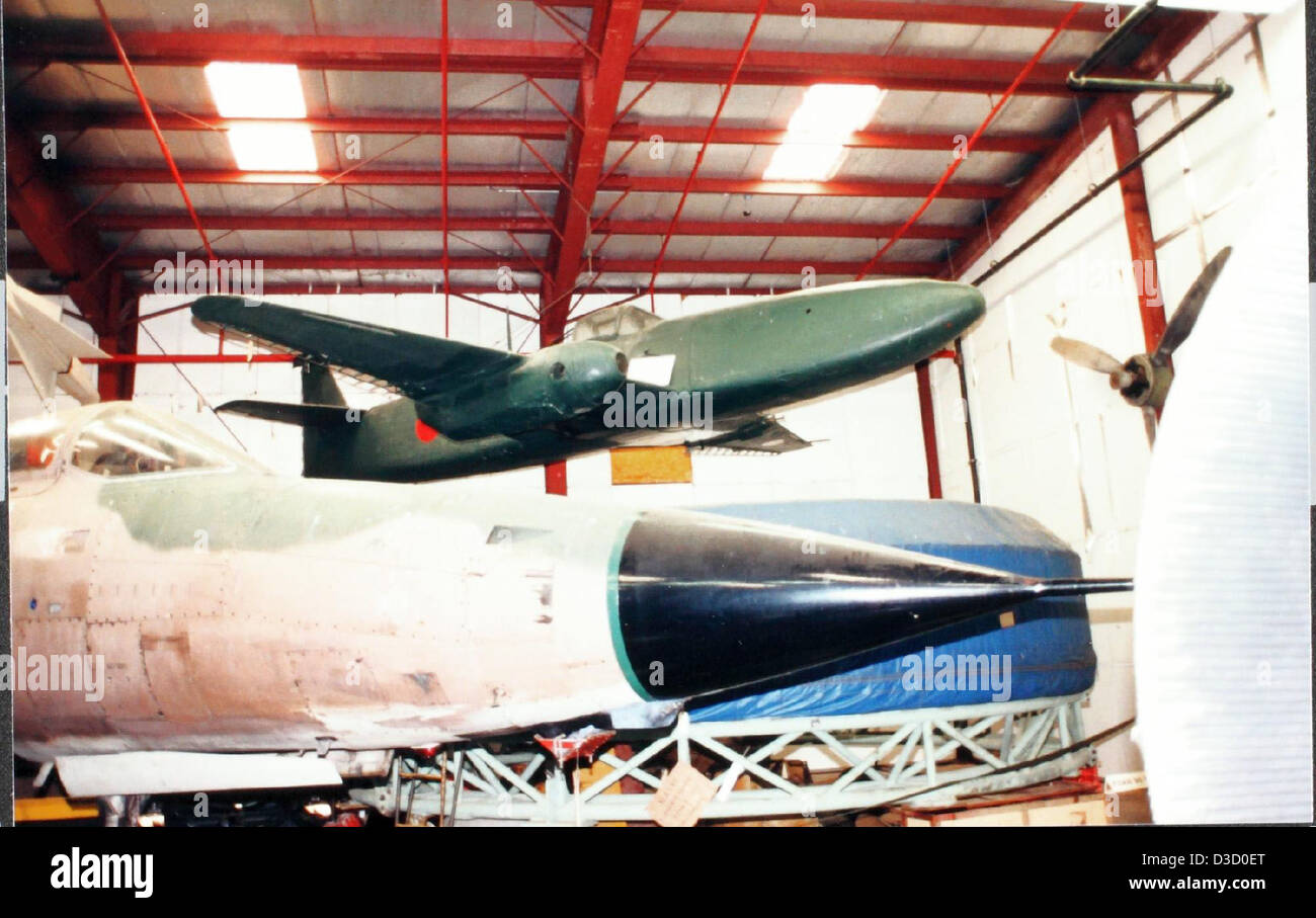 Historical japanese aircraft hi-res stock photography and images - Alamy