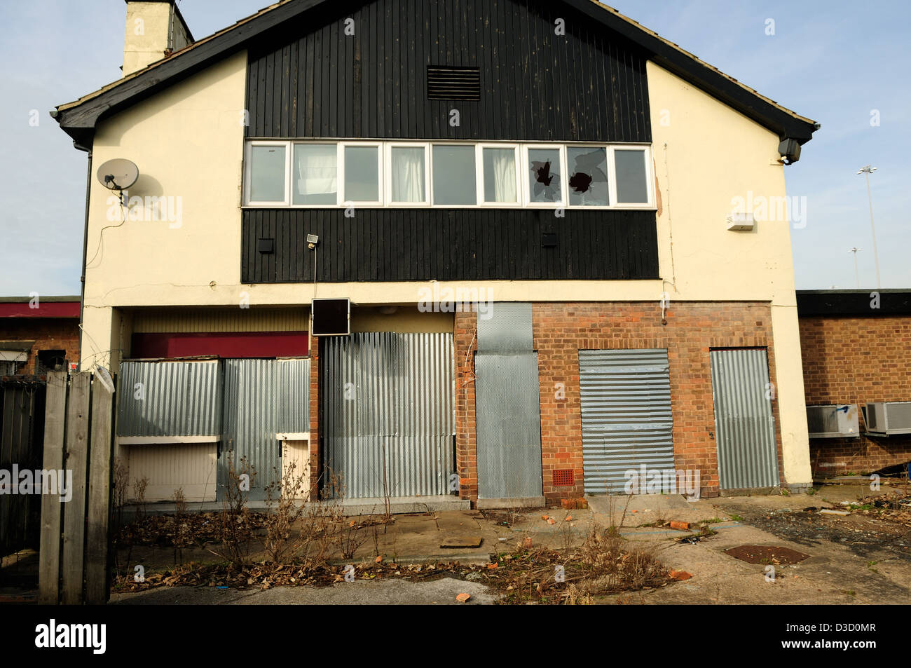 Derelict Public House,The Clifton Bridge ,Nottingham England Stock ...
