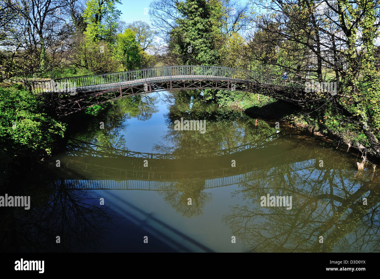Cambus Iron Bridge, Clackmannanshire, a Category A listed building ...