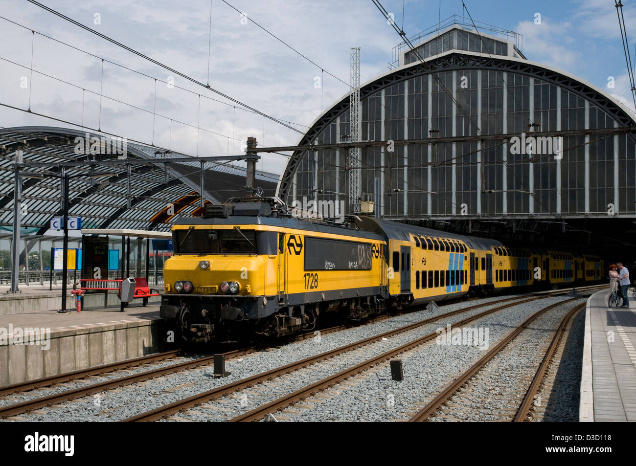 class 1700,1728,electric locomotive,amsterdam central station ...