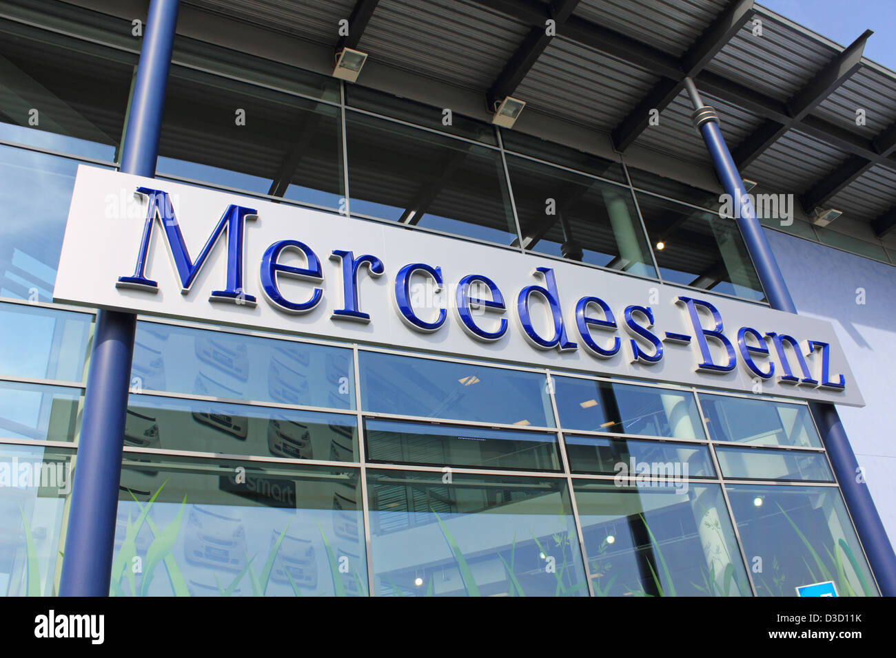 Mercedes benz world brooklands near hi-res stock photography and images ...