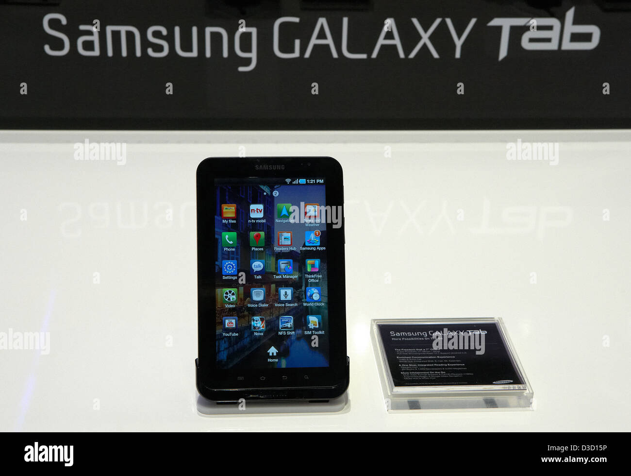 Samsung tablet 7 hi-res stock photography and images - Alamy