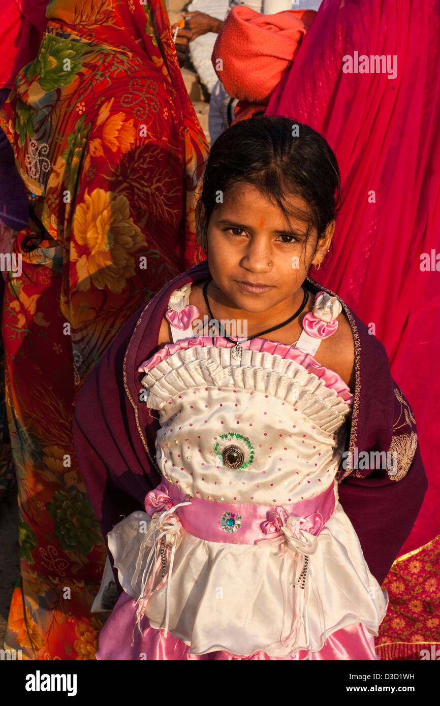 portrait of a young girl, Varanasi, India Stock Photo - Alamy