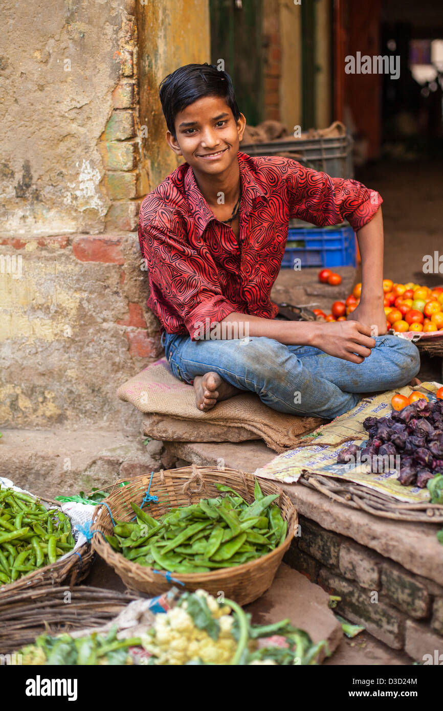 Boy market trader hi-res stock photography and images - Alamy
