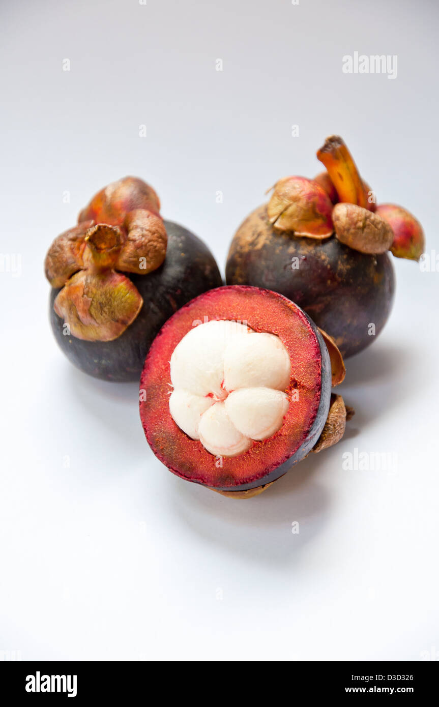 mangosteen tropical fruit Stock Photo - Alamy