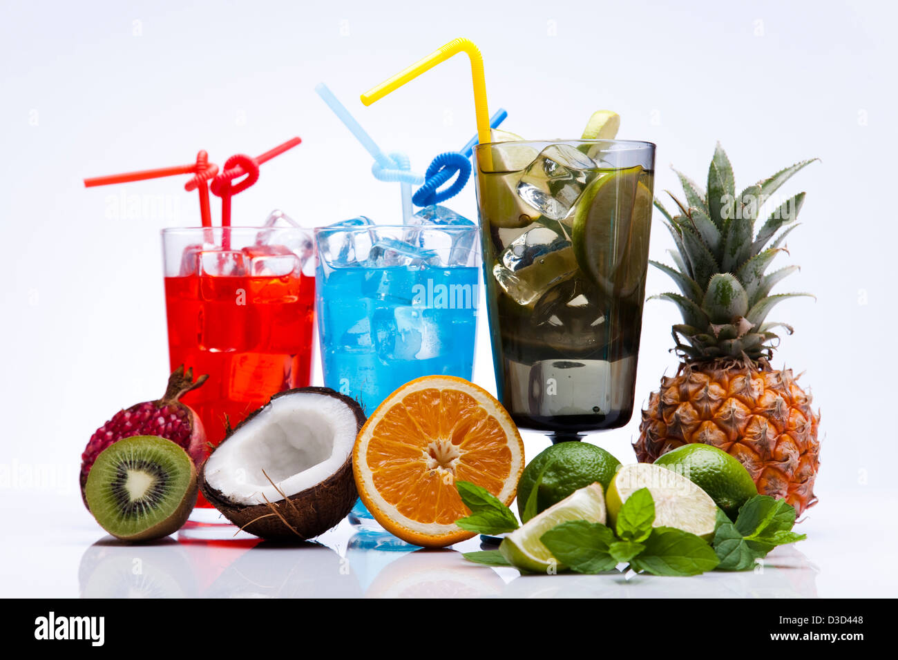 Cocktails,alcohol drinks with fruits Stock Photo - Alamy