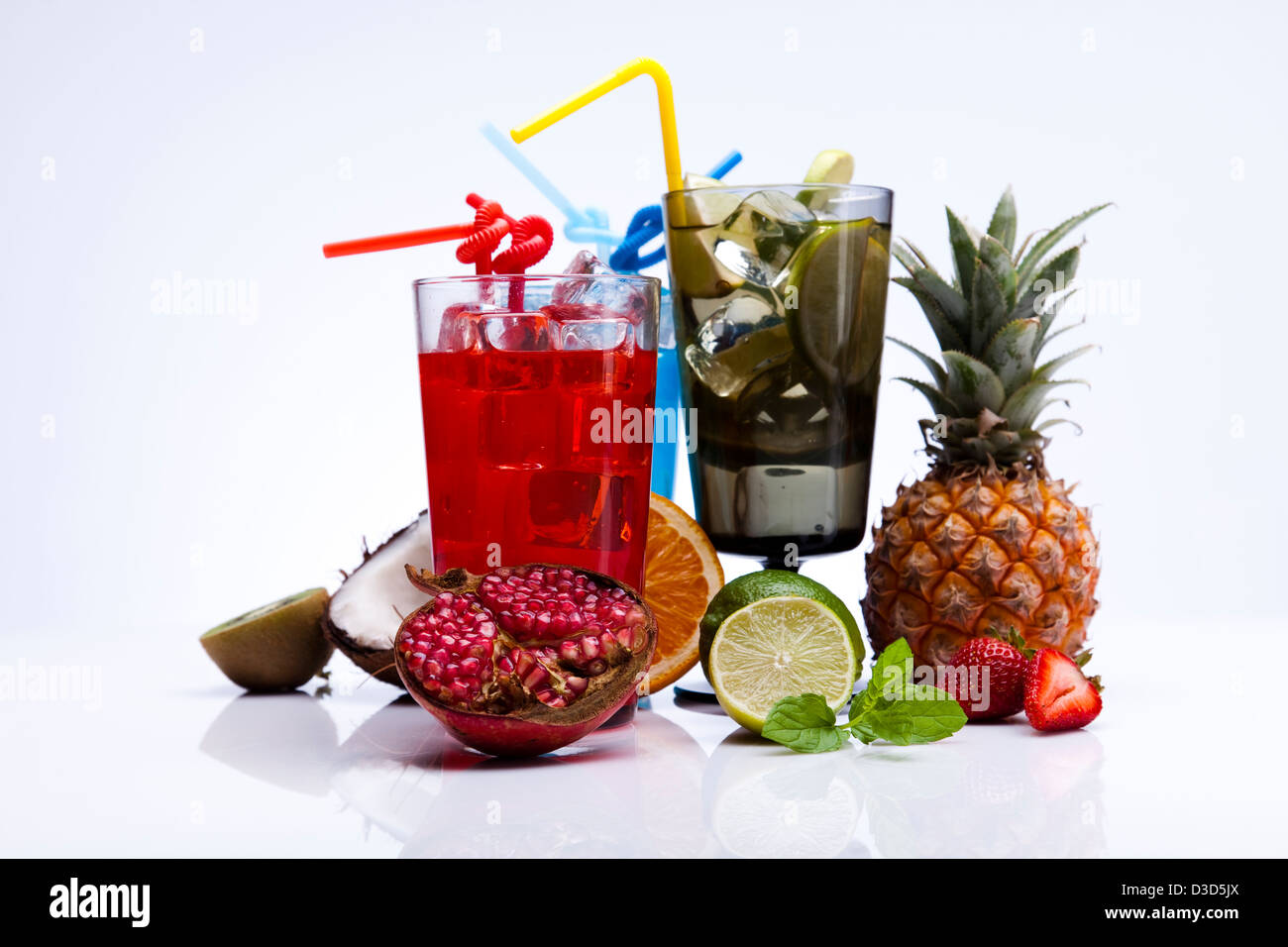 Cocktails,alcohol drinks with fruits Stock Photo - Alamy