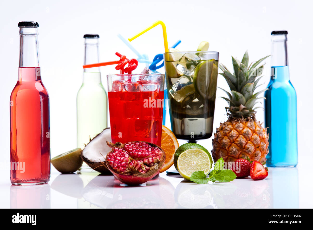Cocktails,alcohol drinks with fruits Stock Photo - Alamy