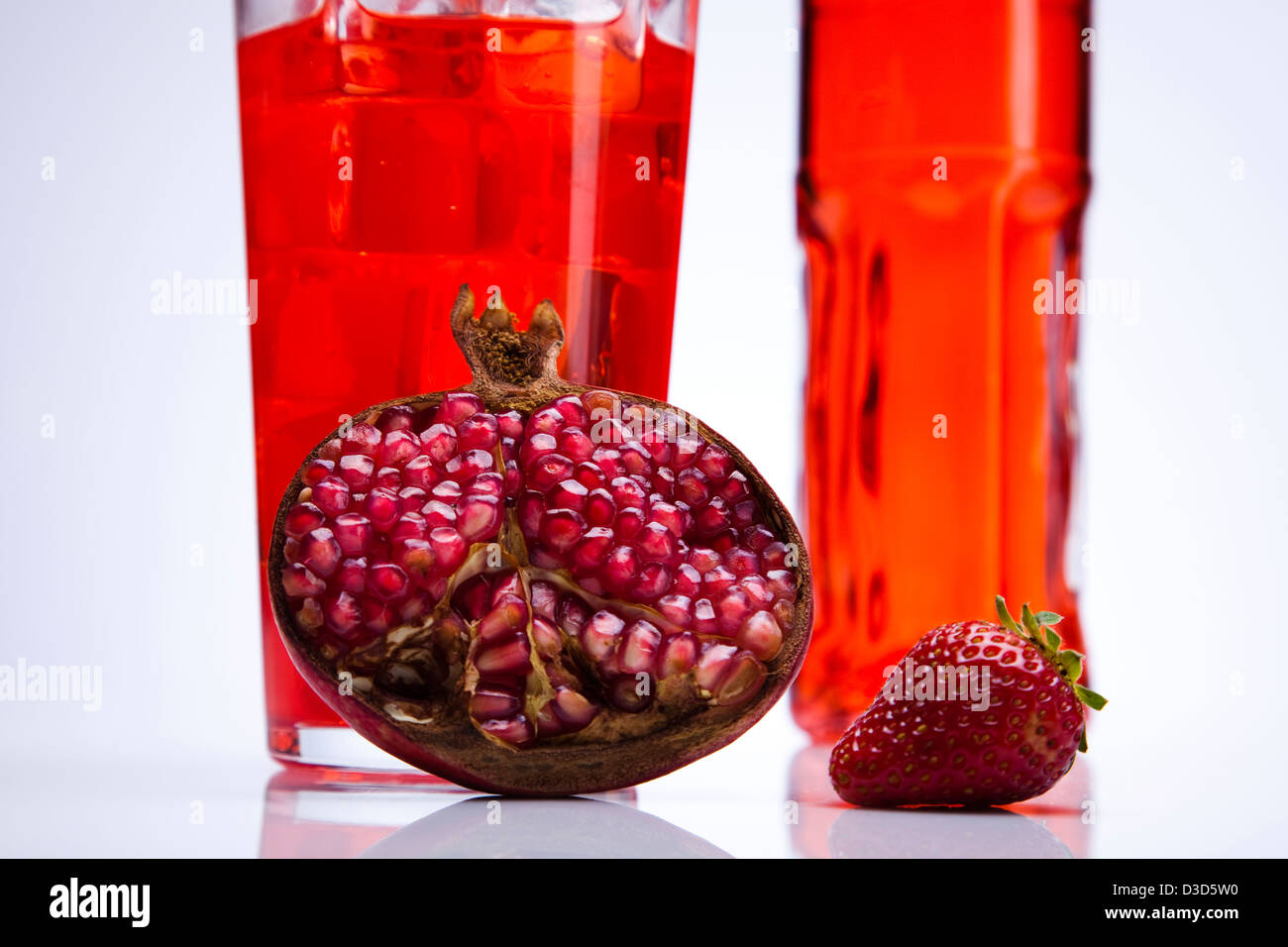 Fresh drink with grenade Stock Photo - Alamy