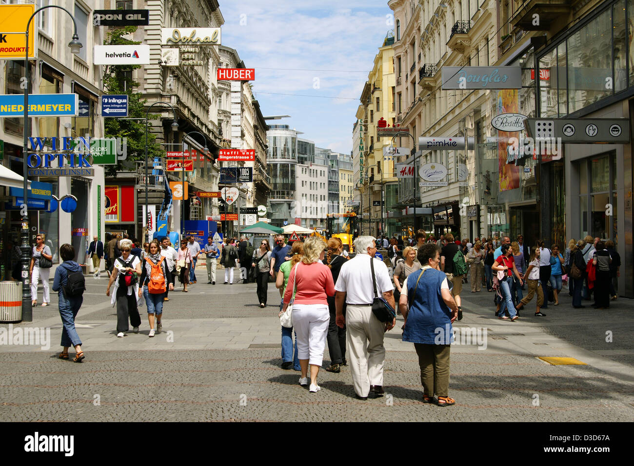Vienna, Austria, the pedestrian street Kaerntner Stock Photo - Alamy