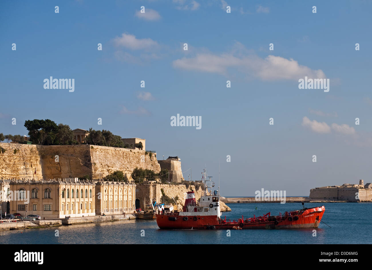 Valletta, Malta, Barriera Wharf buildings at the front of the entrance ...
