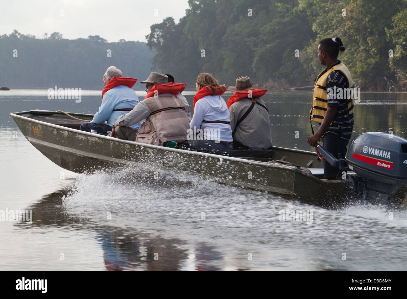 Outboard motor out board hi-res stock photography and images - Alamy