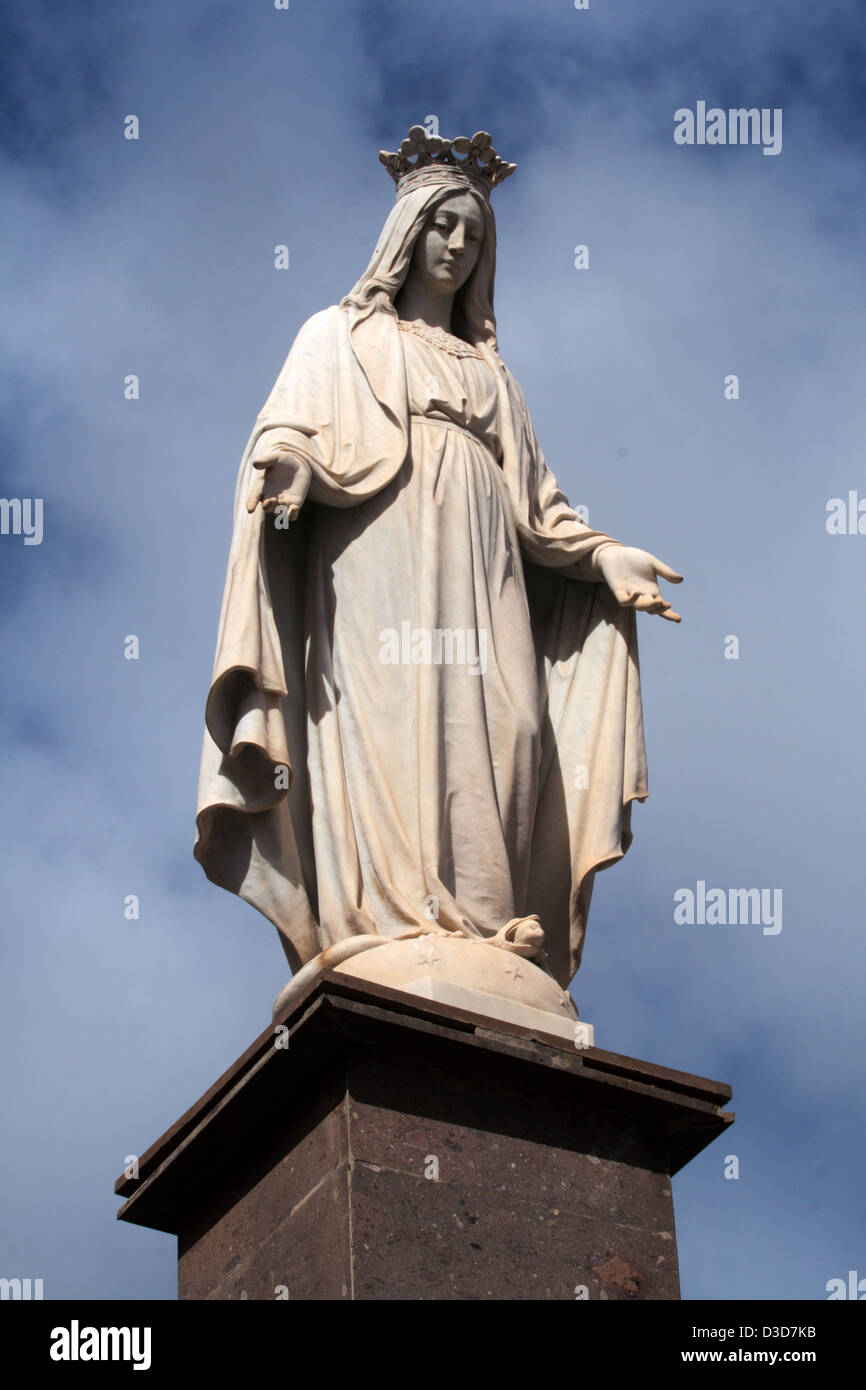 effigy of Virgin Mary Stock Photo - Alamy