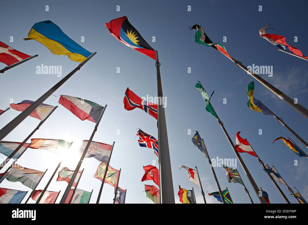 Multiple national flags flutter hi-res stock photography and images - Alamy