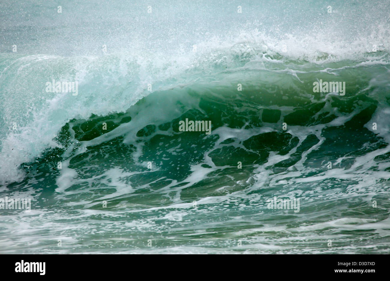 Wave crashes on beach hi-res stock photography and images - Alamy