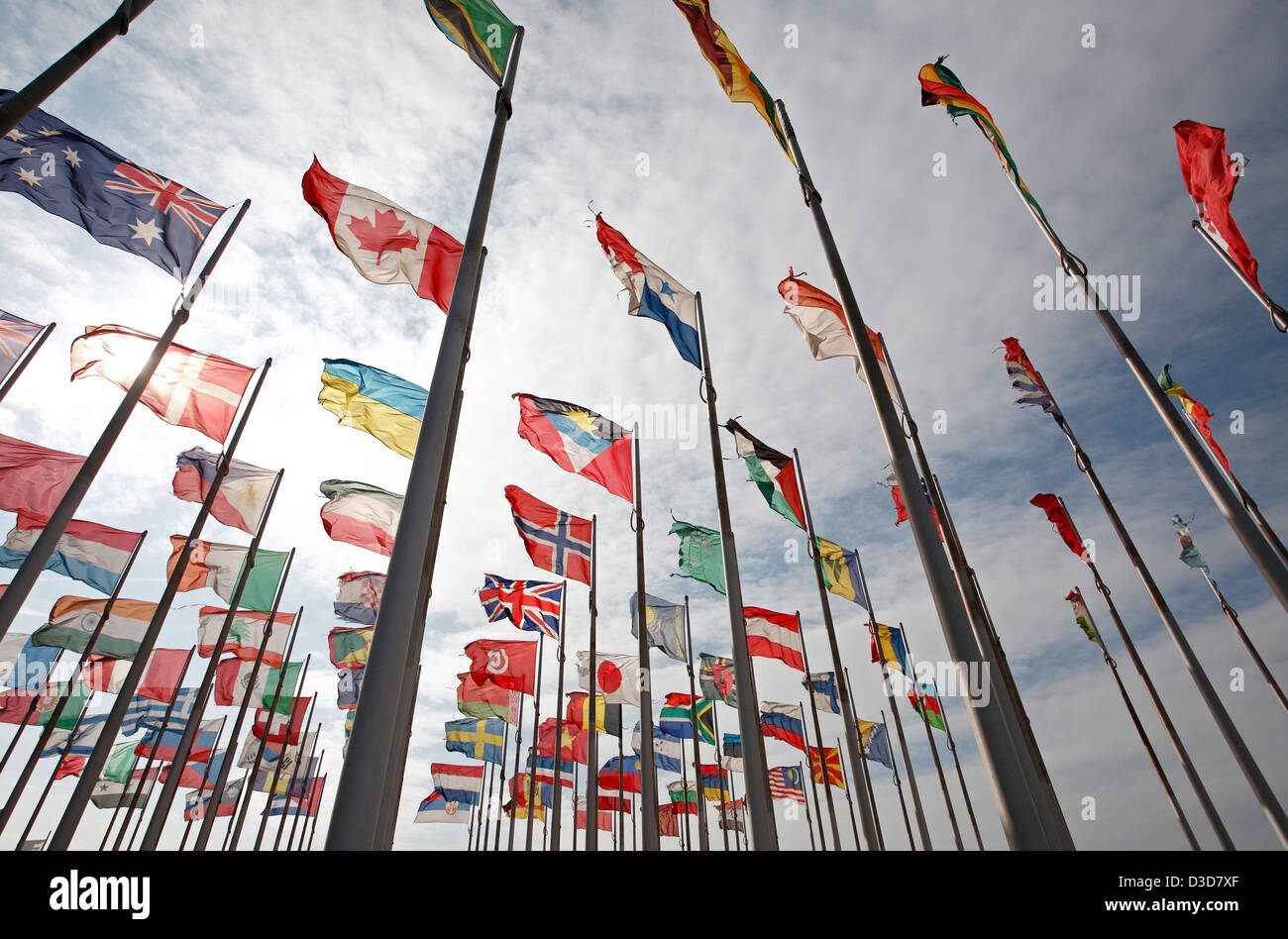 Multiple national flags flutter hi-res stock photography and images - Alamy