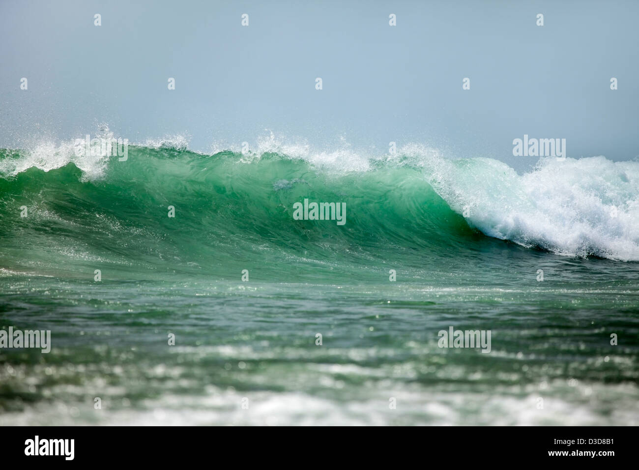 Wave crashes on beach hi-res stock photography and images - Alamy