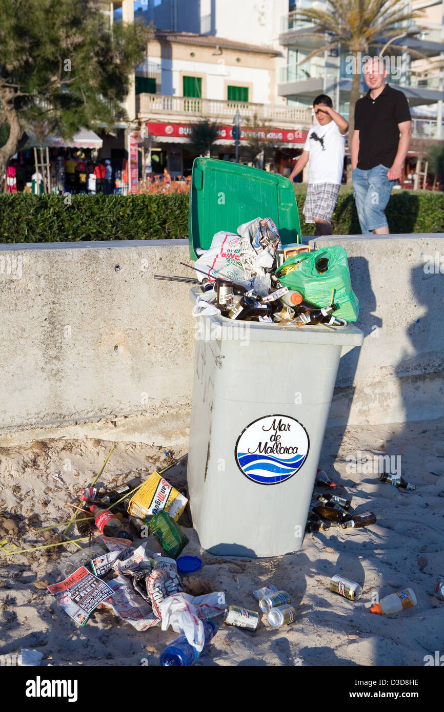 Spanish beach pollution hi-res stock photography and images - Alamy