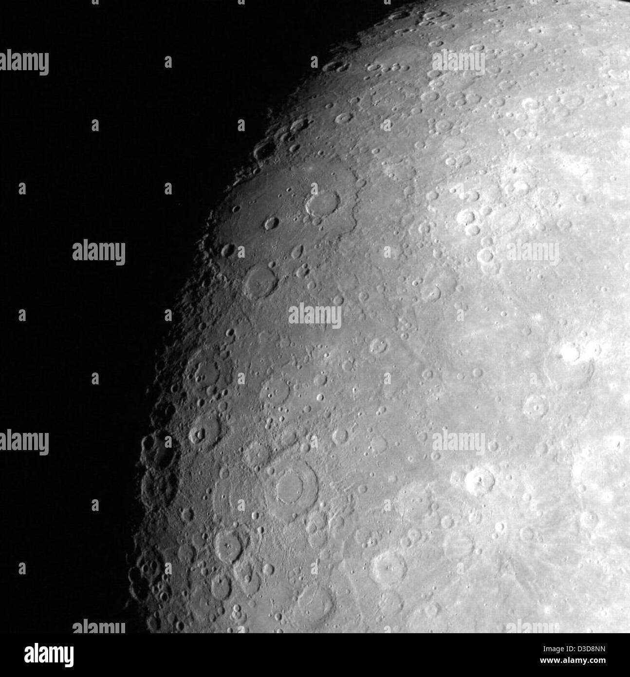 Mercury's Surface (NASA, MESSENGER, 04/13/11 Stock Photo - Alamy