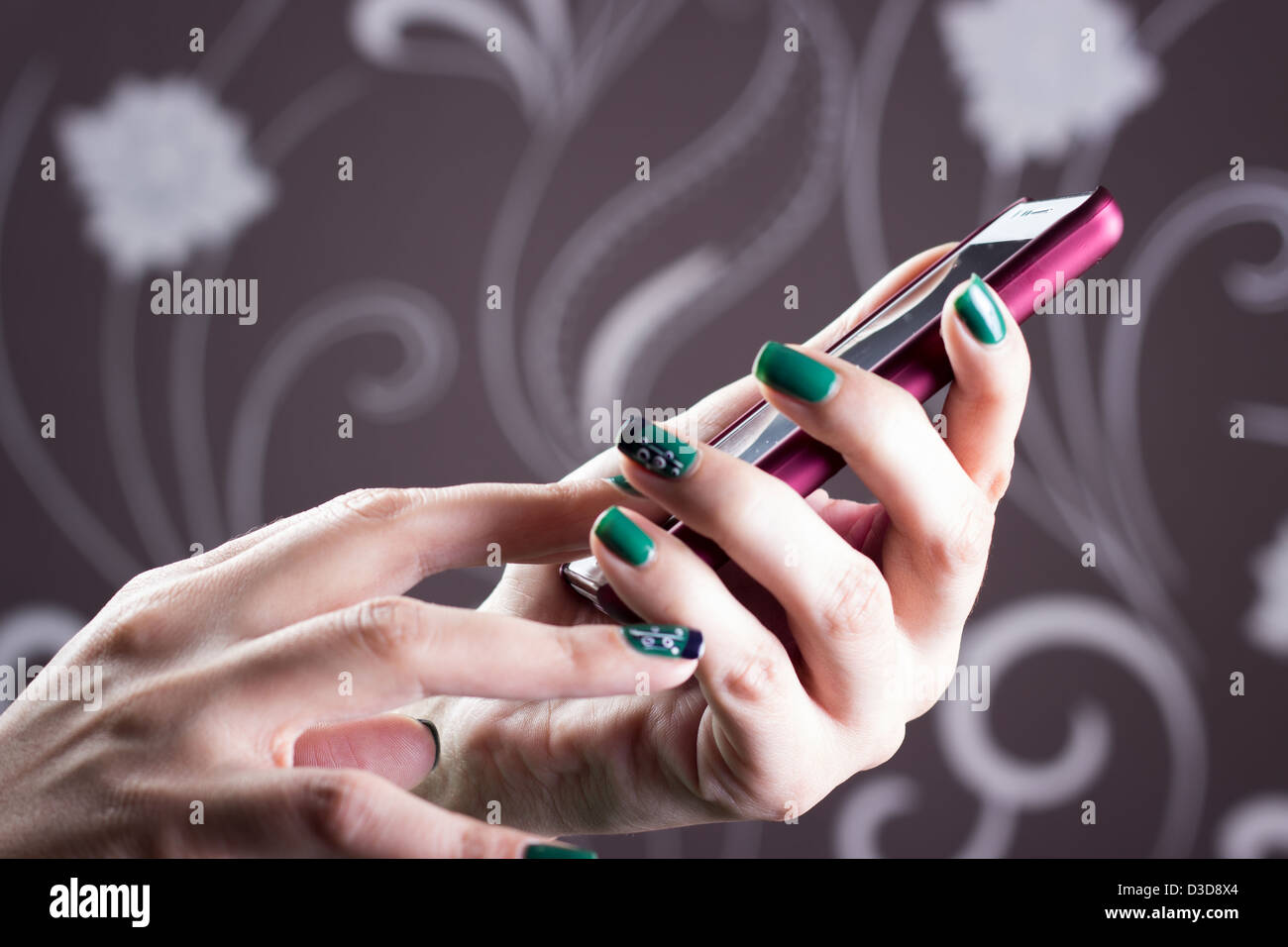 Close-up of female hands using a smart phone Stock Photo - Alamy
