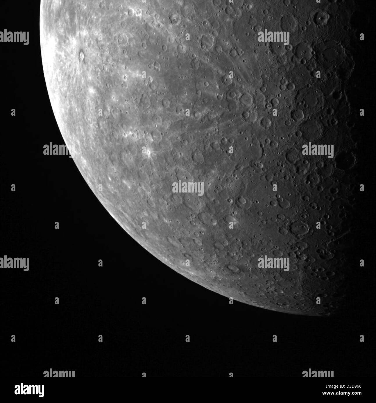 NASA's MESSENGER spacecraft captures an image of Mercury's surface ...