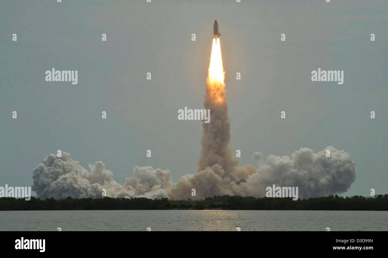 Last Launch: Space Shuttle Atlantis (NASA, 7/8/11 Stock Photo - Alamy