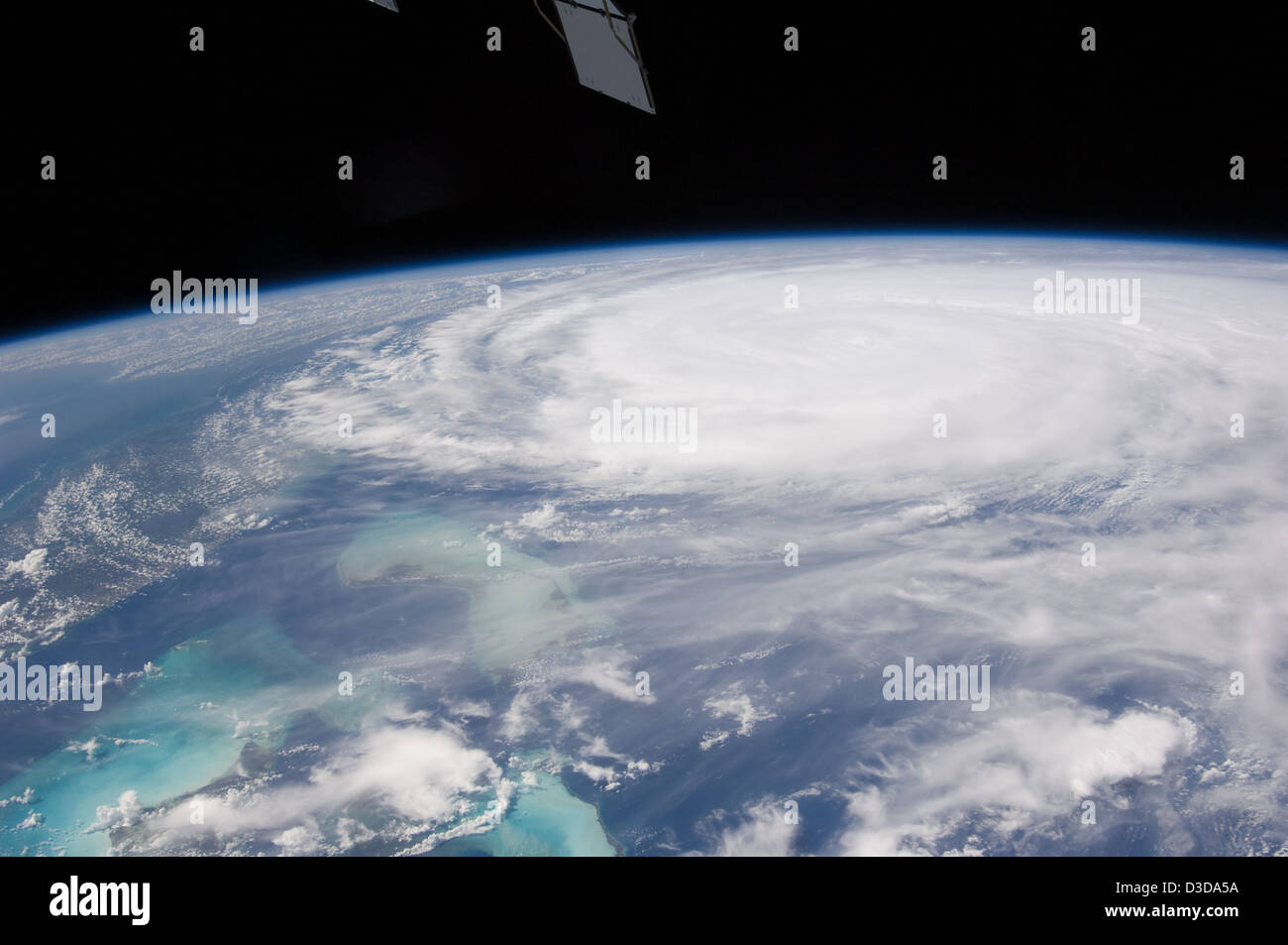 Astronauts aboard the International Space Station capture images of ...