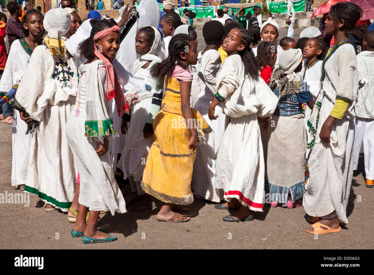 Ethiopian girl dancing tradition ethiopian hi-res stock photography and ...