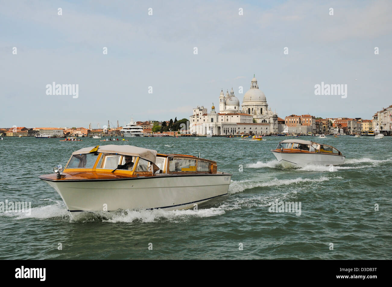 Two speed boats traveling in Venice Stock Photo - Alamy