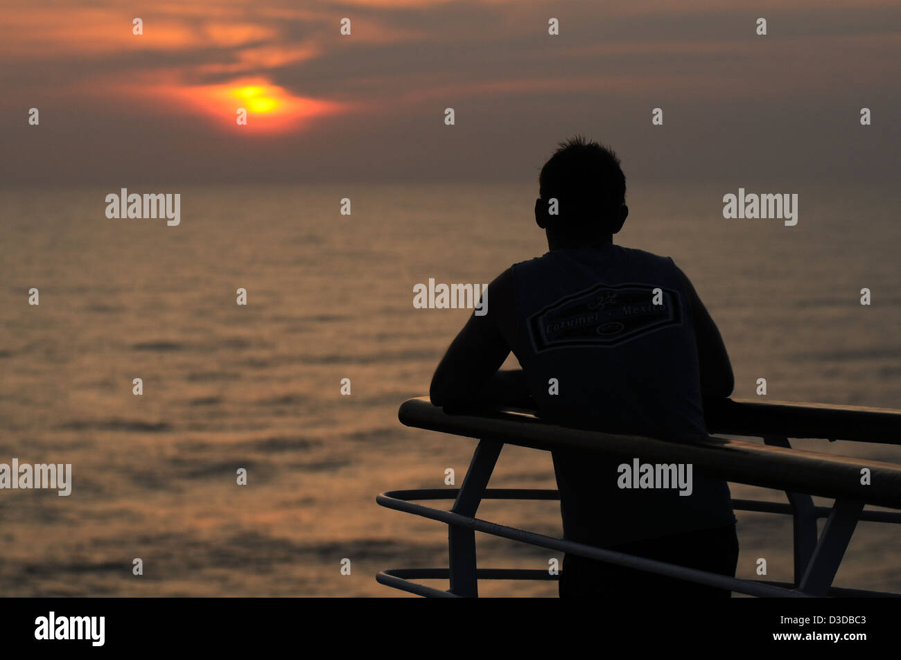 Waves seen from cruise ship hi-res stock photography and images - Alamy