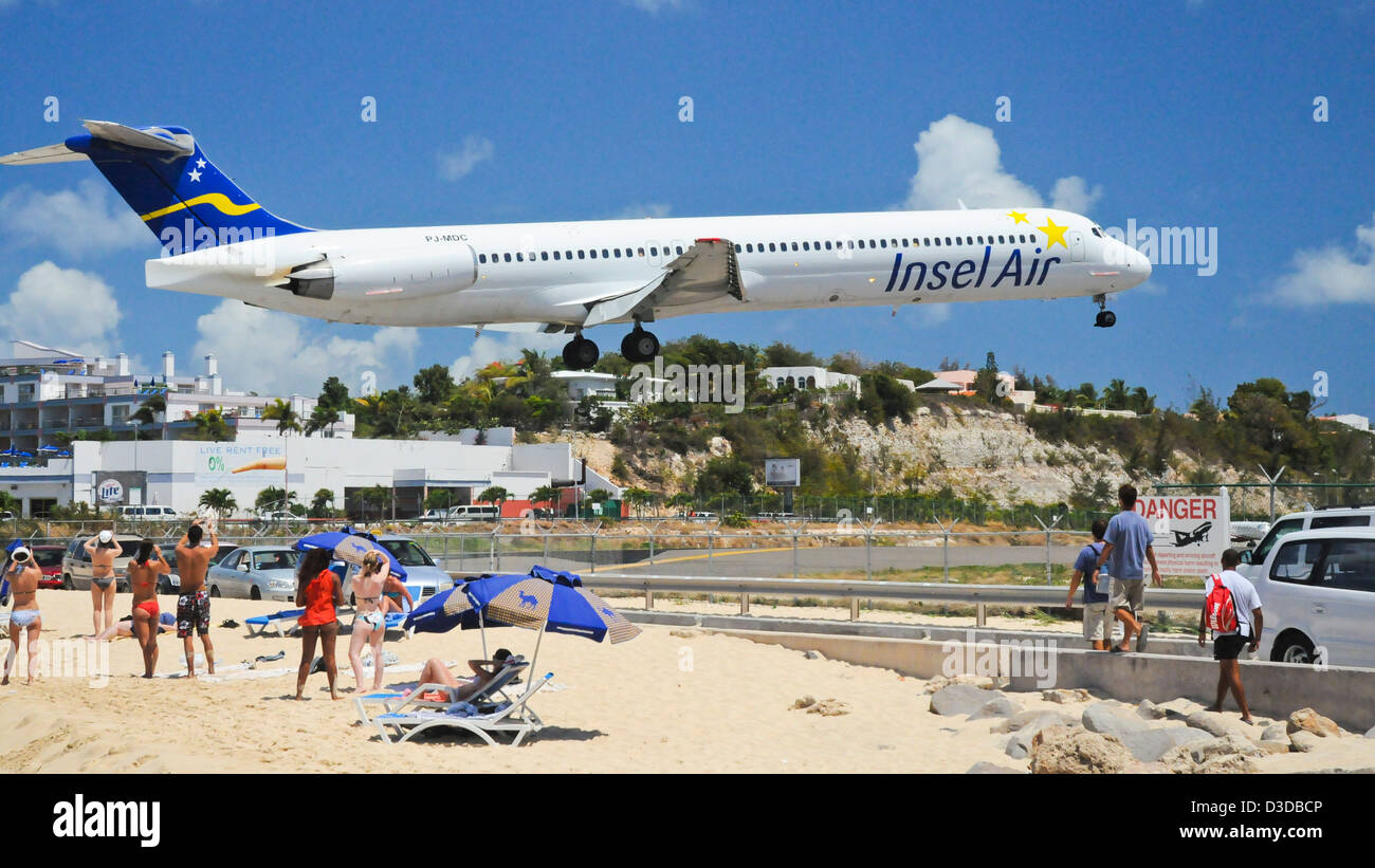 Shortest landing runway hi-res stock photography and images - Alamy