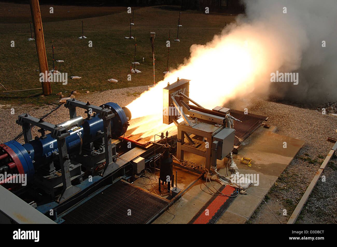 NASA conducts a sub-scale test of the solid rocket motor for the Space ...