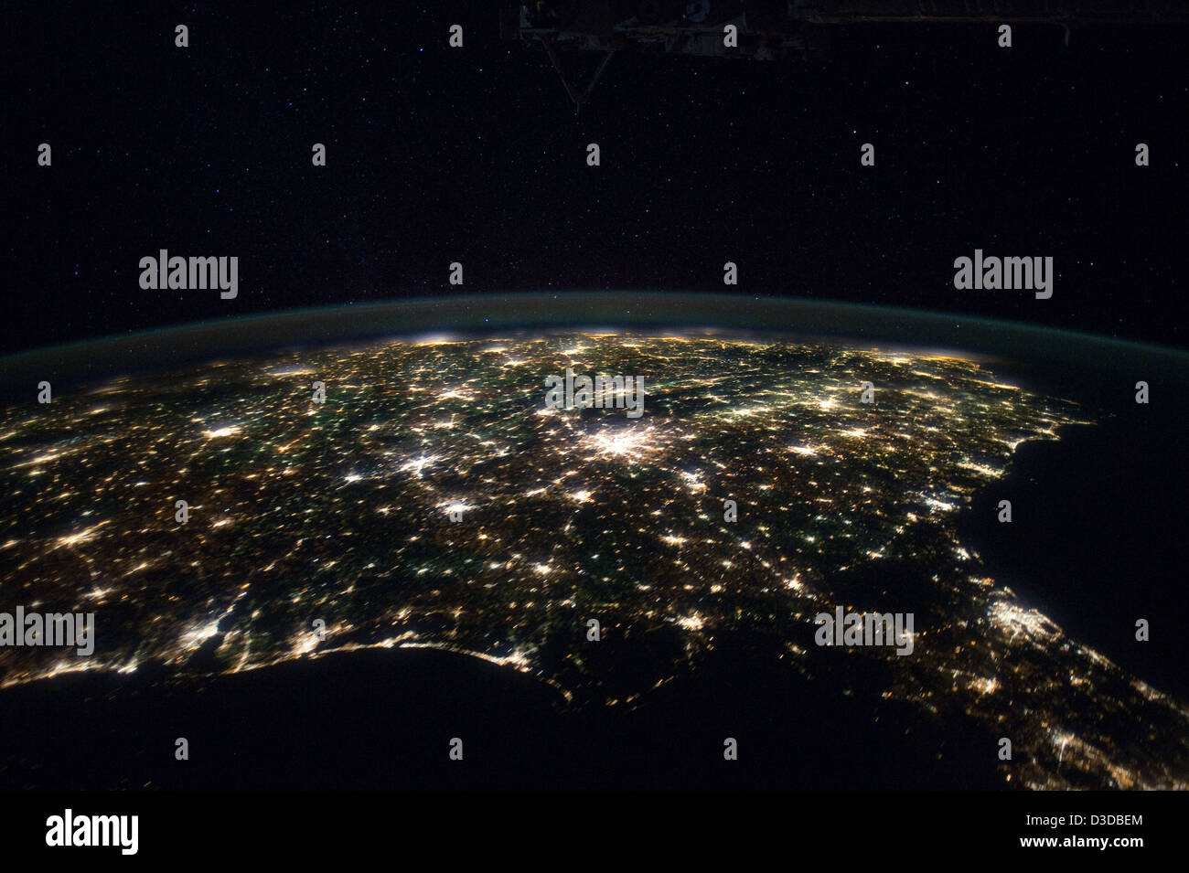Night on earth from space hi-res stock photography and images - Alamy