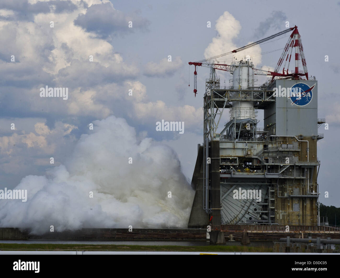 Rocket engine test hi-res stock photography and images - Alamy