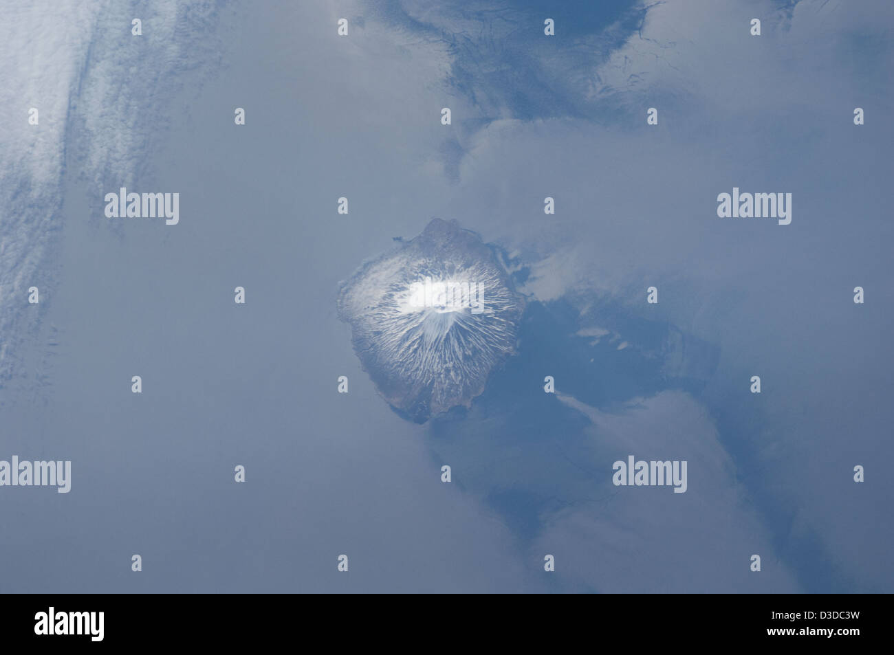 Alaid volcano hi-res stock photography and images - Alamy