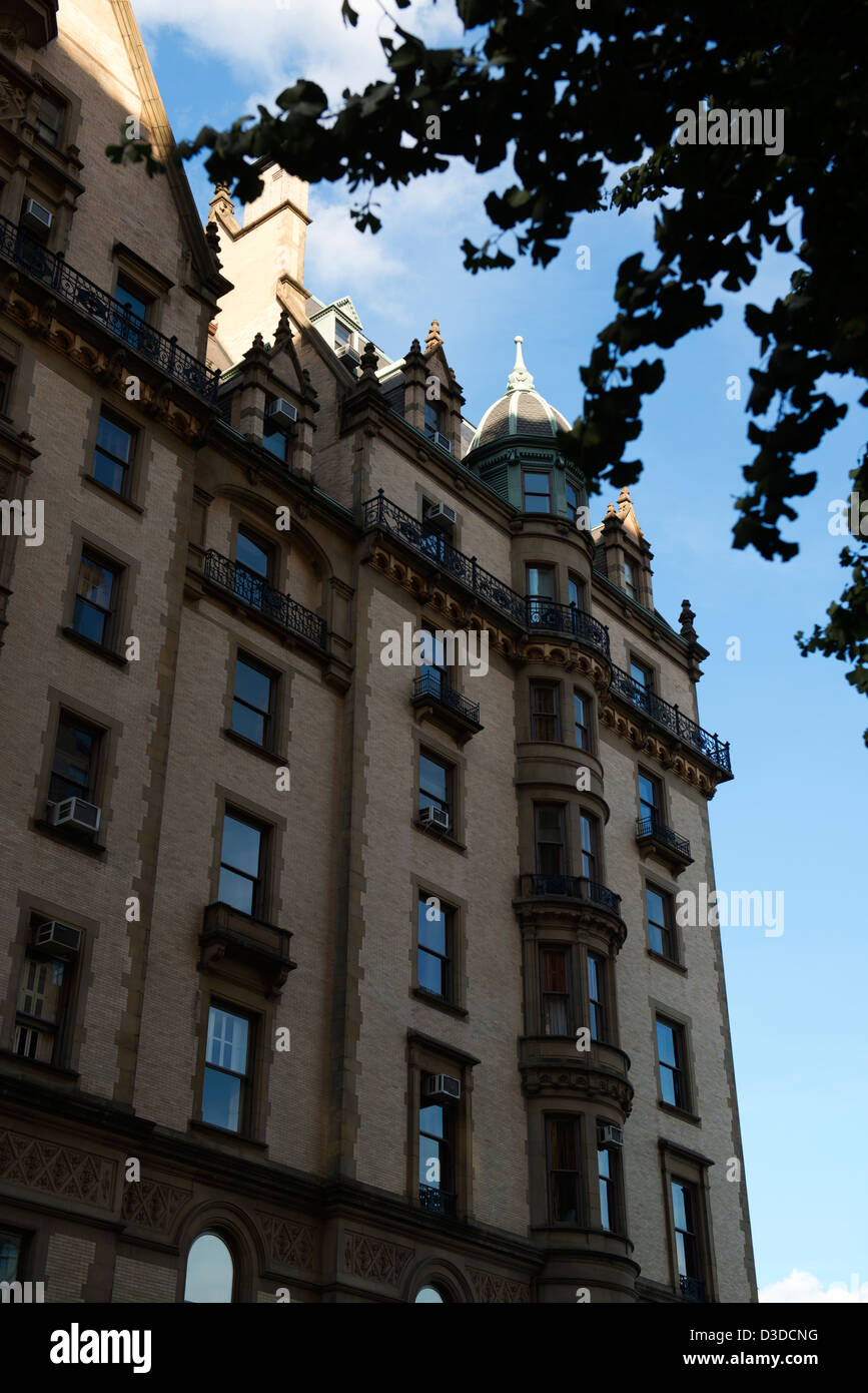 Shadow architecture hi-res stock photography and images - Alamy