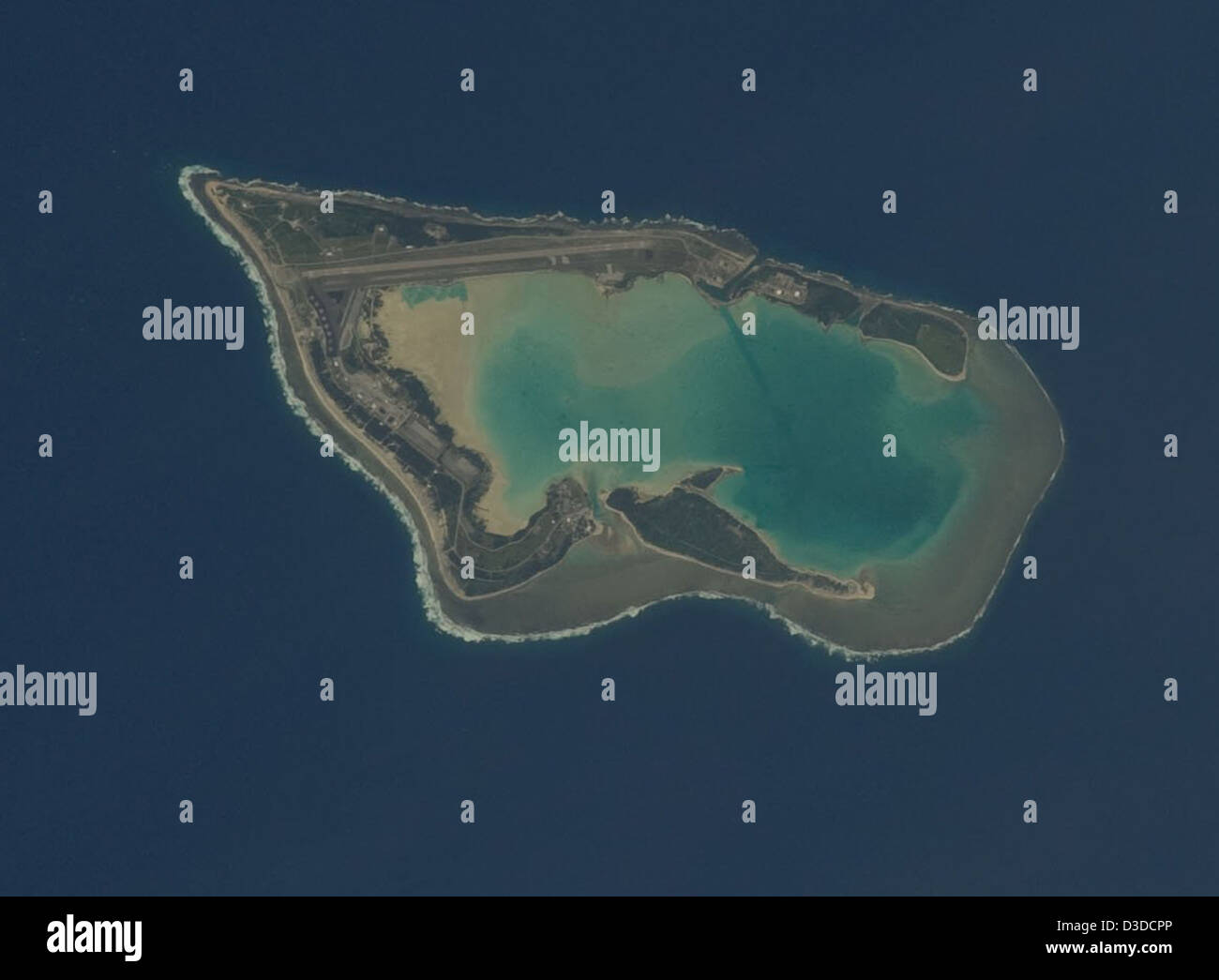 The International Space Station crew observes Wake Island from orbit ...
