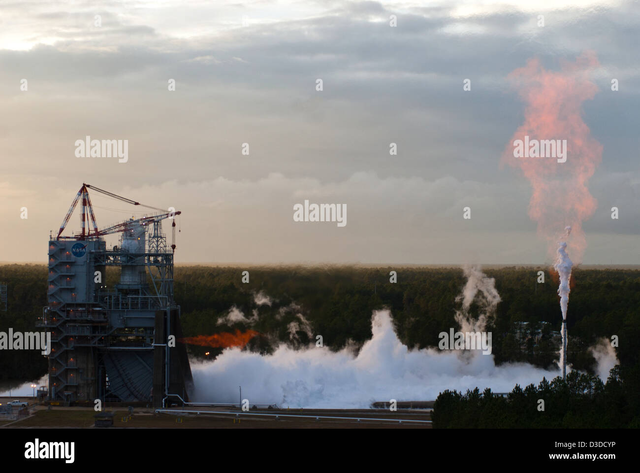Marshall Space Flight Center SLS Space Launch System hot-fire test ...