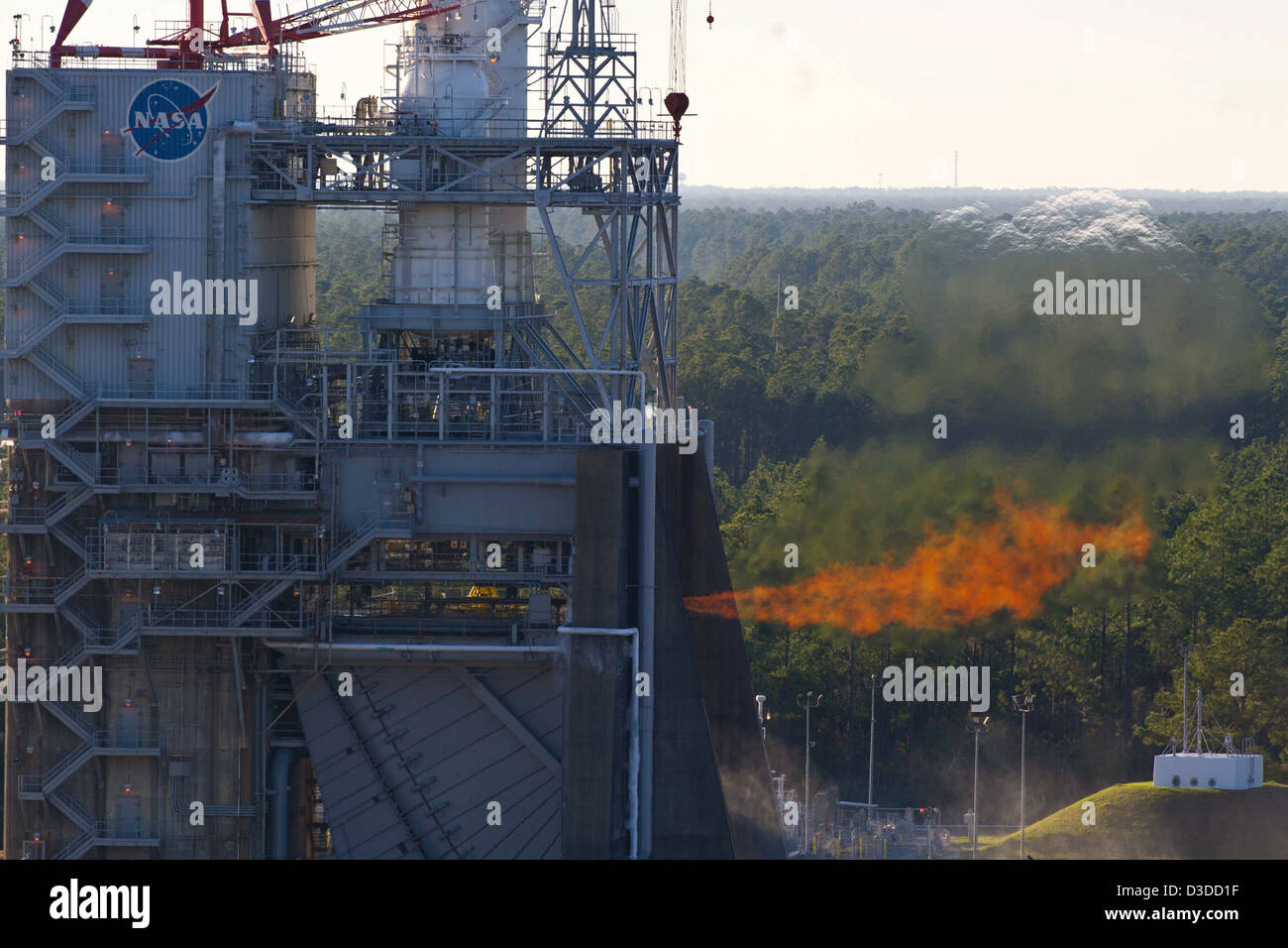 NASA’s J-2X rocket engine completes a year of successful testing ...