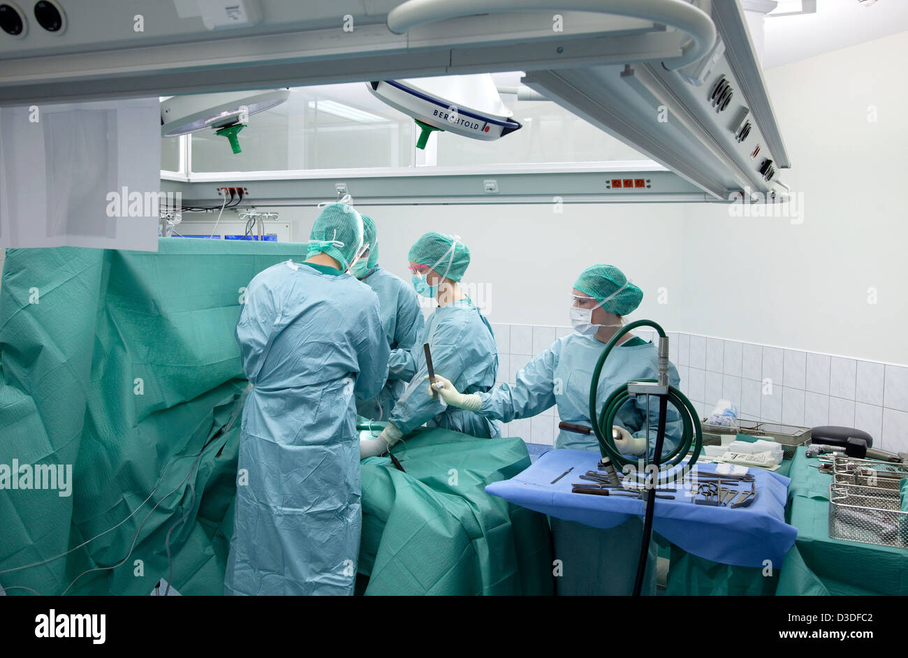 Germany, hospital, surgery on knee Stock Photo - Alamy
