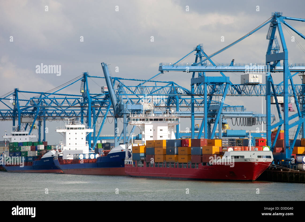 Dutch trading ships hi-res stock photography and images - Alamy