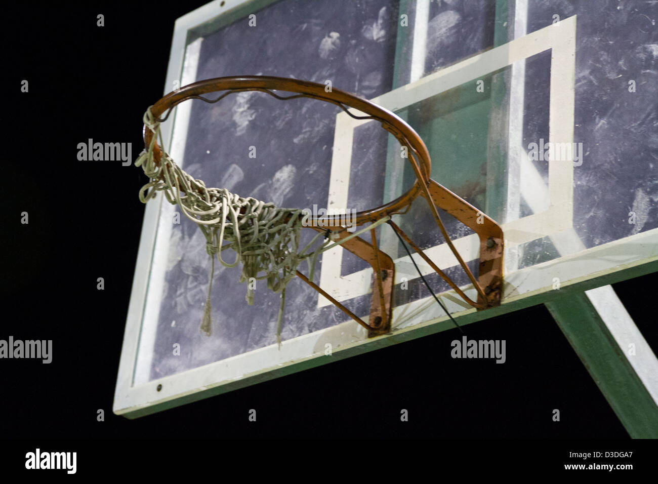 Broken basketball net hi-res stock photography and images - Alamy